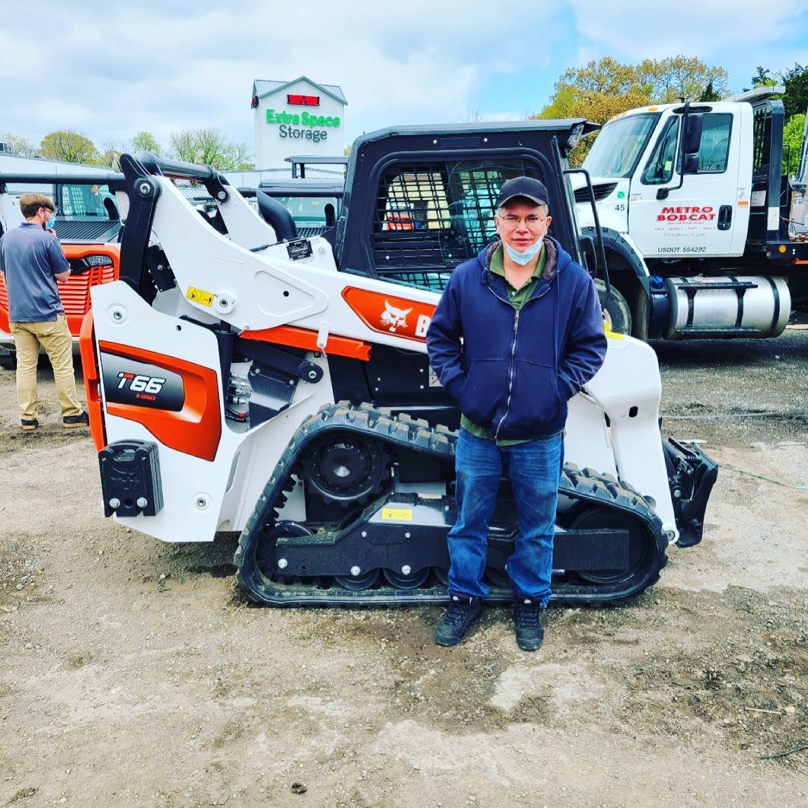 Meet Our Customers at Metro Bobcat, Inc. | Shop With Us